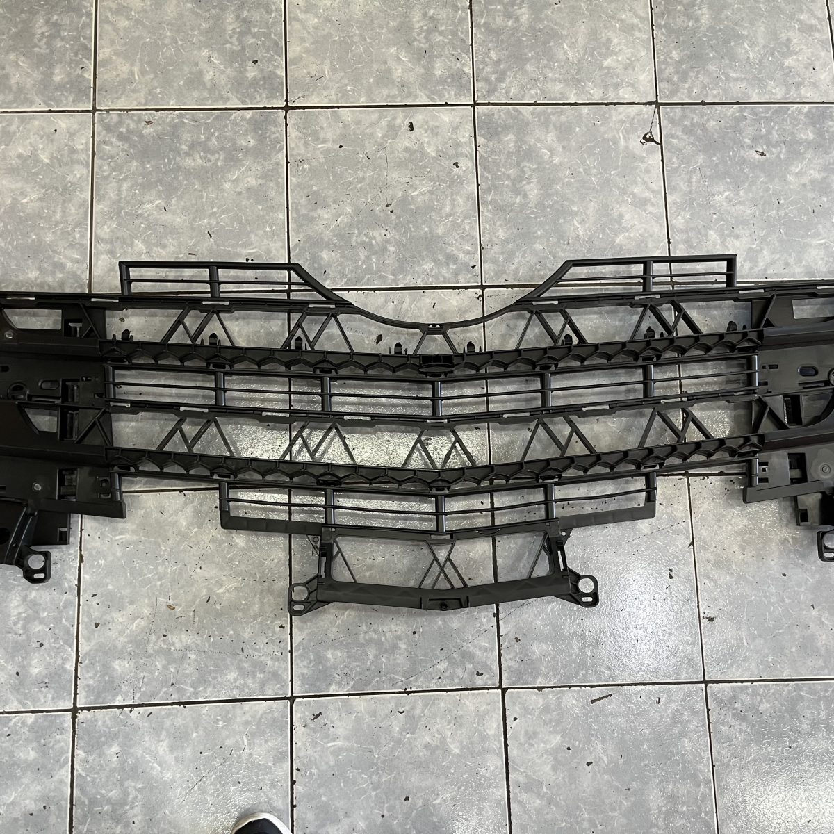 Parachoque Central inferior ACTROS MP4 HCT